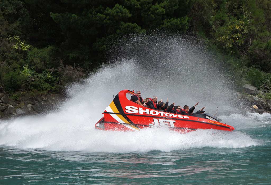 Jet Ski et Jet Boating : Équipement, Pratique et Top 9 Destinations ...